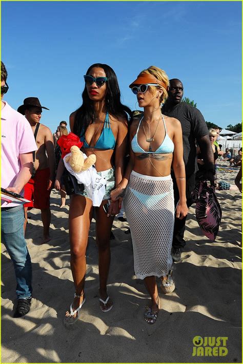 Rihanna Bikini Beach Babe In Poland Photo 2905493 Bikini Rihanna