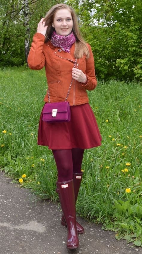 Rainy Summer As First Seen On Blog Fashion Easily Here Rainy Summer She Is Wearing Tights