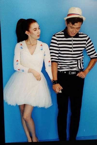 진태현 박시은 커플화보 눈에서 하트 뿅뿅 전자신문