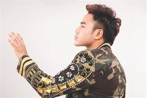 អ្នកជំនាញ៖ ត្រឹម១ថ្ងៃ មានអ្នកបង្កើត ផេក ឆន សុវណ្ណរាជ ក្លែងក្លាយ ជិត ១០០ ផេក Sabay News