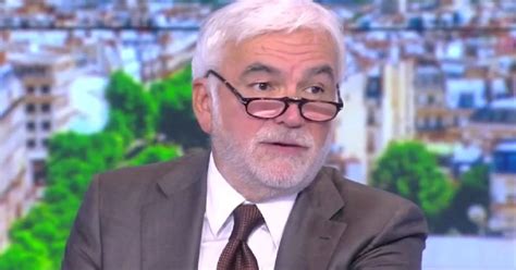Pascal Praud Cest Caricatural Sa Réponse Cash à La Parodie De Lheure Des Pros De Malik