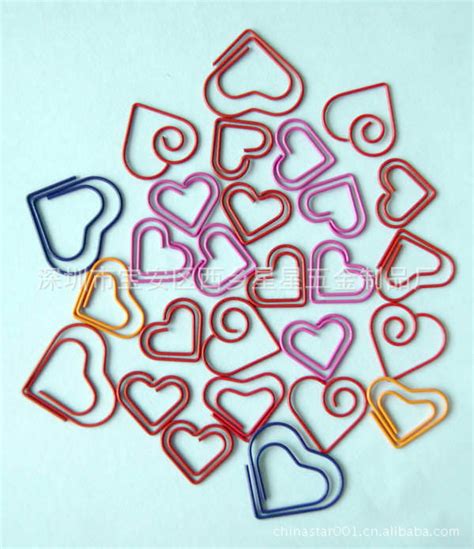 曲别针编东西 曲别针怎么做手链 五个曲别针能制作什么 大山谷图库