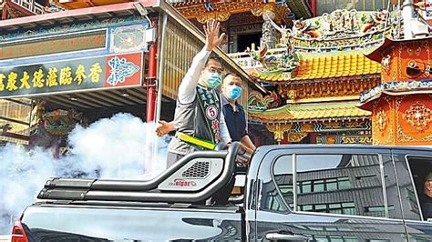 黃偉哲車隊掃街 謝龍介加強陸空戰 中時新聞網 Line Today