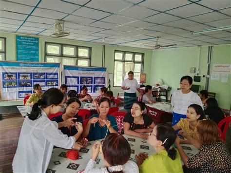 သုံးခွမြို့နယ် လူထုအခြေပြုဗဟိုဌာန Community Centre ခန်းမတွင် အိမ်တွင်းလက်မှုပညာသင်တန်းဖွင့်ပွဲက