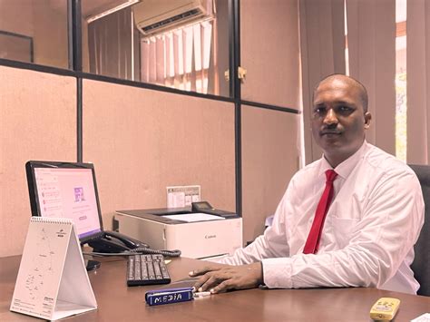 Sritharan பூ රාජා