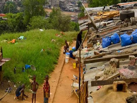 Selon Oxfam La Moitié De La Population Mondiale Vit Avec Moins De 5