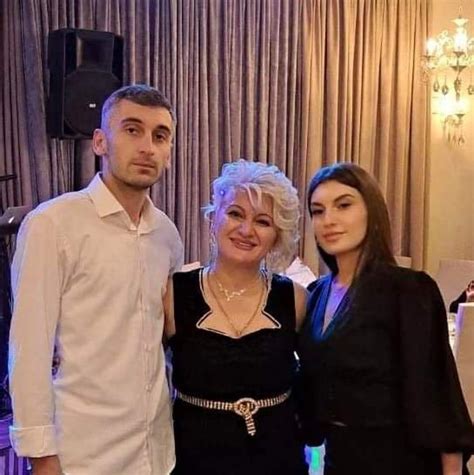 მარი ჩაჩი On Reels Facebook