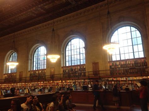 책벌레 스페인 살라망카 대학 도서관 미국 존스홉킨스 대학 조지 피버디 도서관 아일랜드 트리니티 대학 도서관