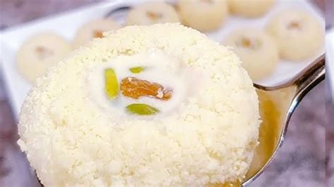 মাত্র ৩ মিনিটেই তৈরি হবে মোহনভোগ ঘরে মিষ্টি বানিয়ে চমকে দিন সবাইকে Bengali News Try This