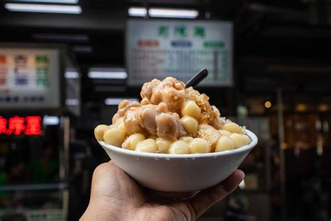 高雄冰品澎湖陳八寶冰紅豆湯三民美食 燒麻糬根本就是湯圓裡的酷斯拉 元宵節就要到了不吃湯圓不然要幹嘛