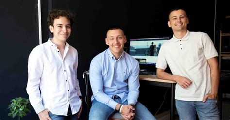 Mishel Dzharova On Linkedin Млади предприемачи създадоха социална мрежа за продажба на дрехи