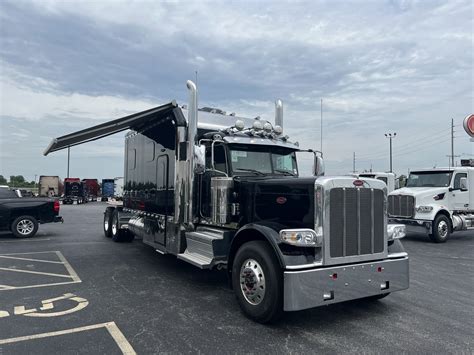 Peterbilt 389 Peterbilt 389 Truck With Flatbed Trailer Silver Metallic