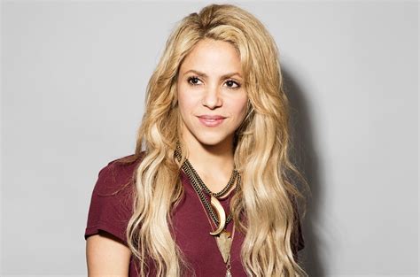 Shakira Gallery Super Stars Bio