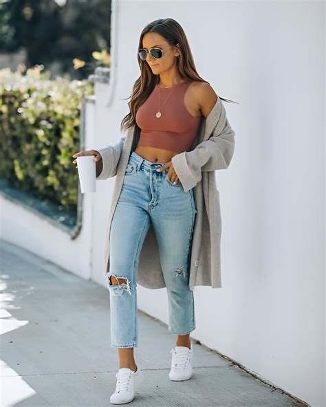 25 Crop Top Outfit Ideas To Rock All Year Round