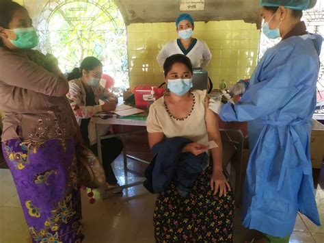 ညောင်လေးပင်မြို့နယ်၌ အသက် ၁၈ နှစ်အထက် ပြည်သူများအား ကိုဗစ် ၁၉ ရောဂါကာကွယ်ဆေး ပထမအကြိမ် ထိုးန