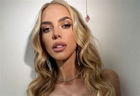 Перенесшая операцию по удалению опухоли в груди Надежда Сысоева зарегистрировалась в приложении