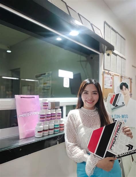 中韓口譯世界 한중통역월드 韓文發音班畢業生 今天是韓文發音班最後一堂課，為了與大家留念拍張紀念照。這一班的同學跟著機車老師說一口標準韓文呢！👍👍👍 한국어 발음반 졸업 오늘은