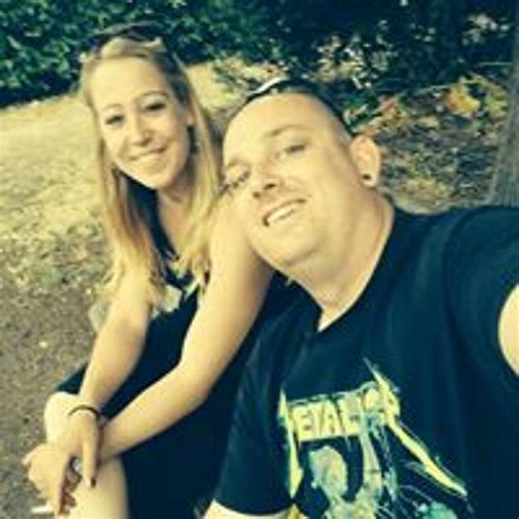 Stream Andrew Van Zee Music Listen To Songs Albums Playlists For