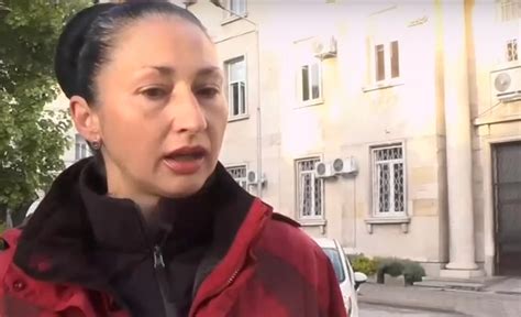 Деца умъртвиха с дървен кол кученце и заснеха убийството на видео Ekspresso Новини