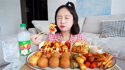 치즈볼이 너무 먹고싶어서 그만🤦‍♀🧡맘스터치 먹방 핫치즈싸이순살 치킨싸이버거치즈볼도깨비치즈볼달콤초코볼김떡만 등 Realsound Mukbang D Youtube