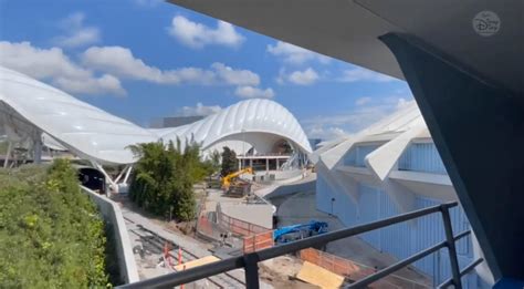 Ride The People Mover In Disneys Tomorrowland Sams Disney Diary