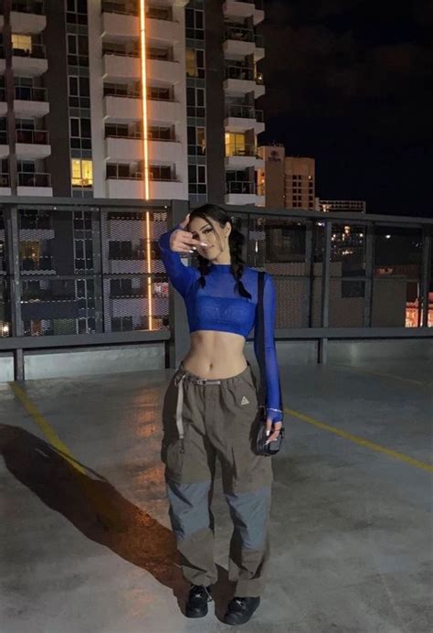 Pin Em Pose