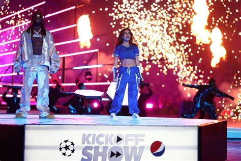 ვან ბასტენი ჩემპიონთა ლიგის ფინალის გახსნის ცერემონიამ აღაშფოთა