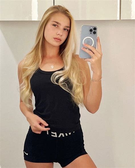 Margarita Barvina Wiki Age Boyfriend Family Biography More