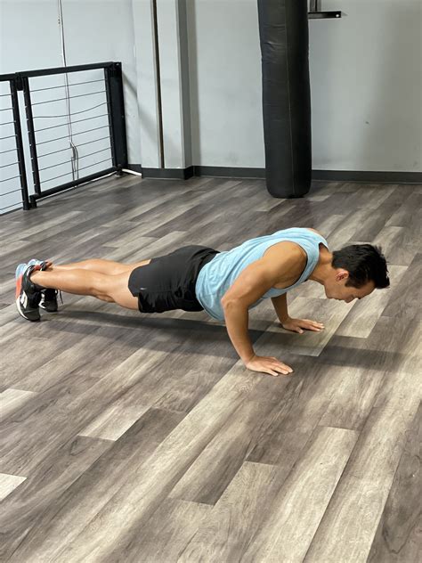 Ugly Mistakes You Shouldnt Make When Doing Pushups Says Top Trainer — Eat This Not That