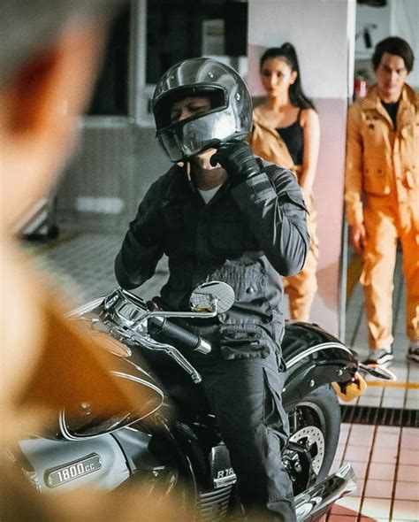 Ariel Noah Pamer Tunggangan Anyar Bmw R 18 First Edition