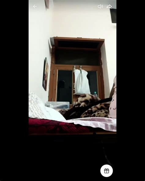 Singh Neha Singh Tango Model Aunty In Pink Nighty Navel Fingering Showing