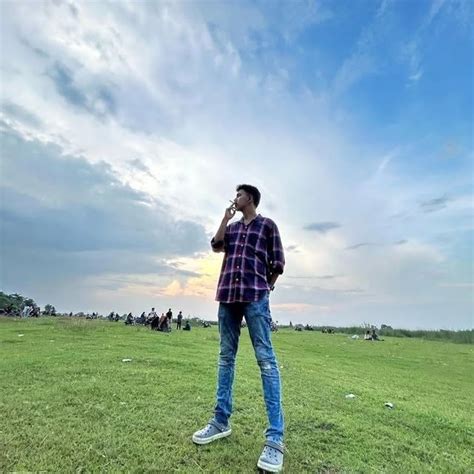 Rajdeep Roy Imrajdeeeproyyyy • Threads Say More