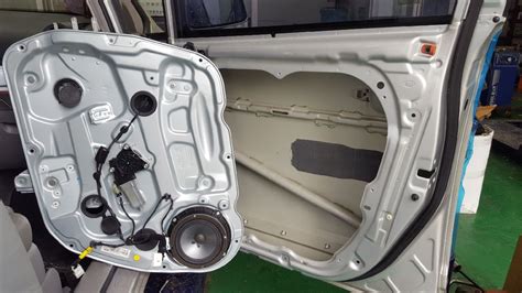 뉴 카렌스 자동차 앞쪽 문이 잠겨서 안에서와 밖에서 모두 열리지 않음자동차 문이 잠겨서 안 열림 자동차 도어록 고장 수리자동차 도어가 잠겨서 열리지 않음 블루텍 자동차정비