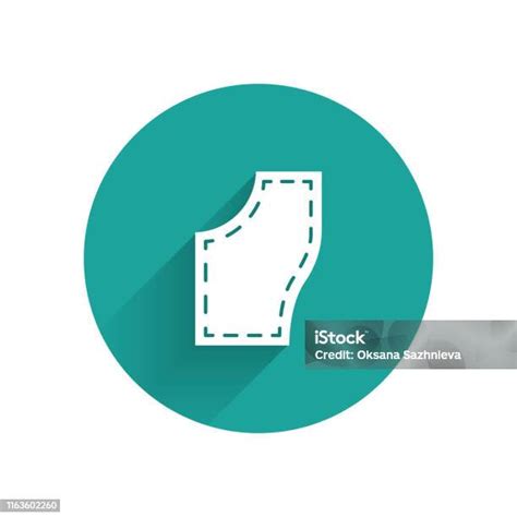 긴 그림자로 격리 된 흰색 바느질 패턴 아이콘입니다 바느질용 표시 녹색 원 버튼입니다 벡터 일러스트레이션 개념에 대한 스톡 벡터