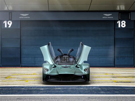 Aston Martins 1139 Hp Valkyrie Spider Is ‘most Extreme Convertible