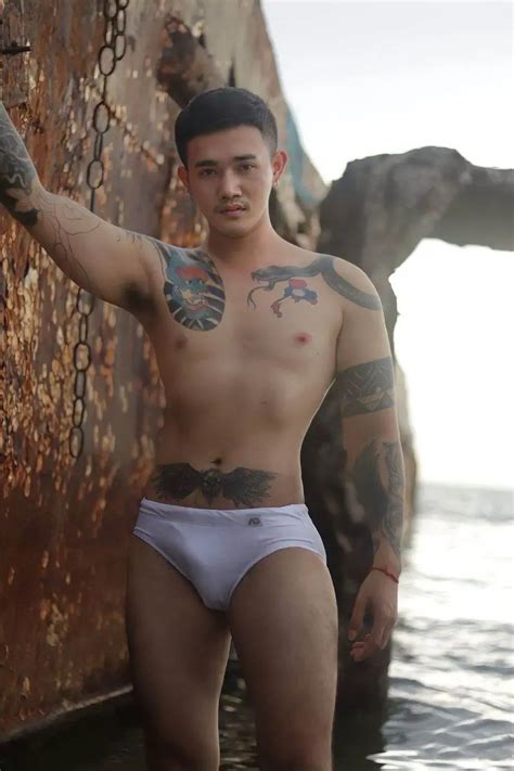 หนุ่มเทรนเนอร์มาไกล จาก สปปลาว