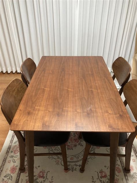 나무 책상 의자 4개 당근 중고거래