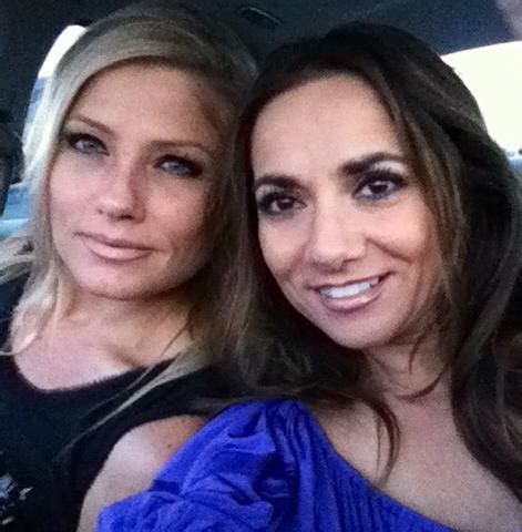 MILFs Scrolller