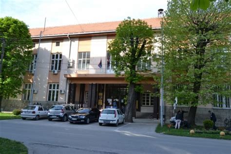 За кадрове Српске напредне странке измишљају радна места Pištaljka Rs