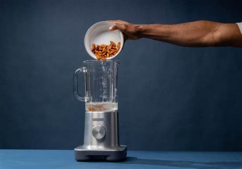 why is my blender leaking troubleshoot the problem with these tips