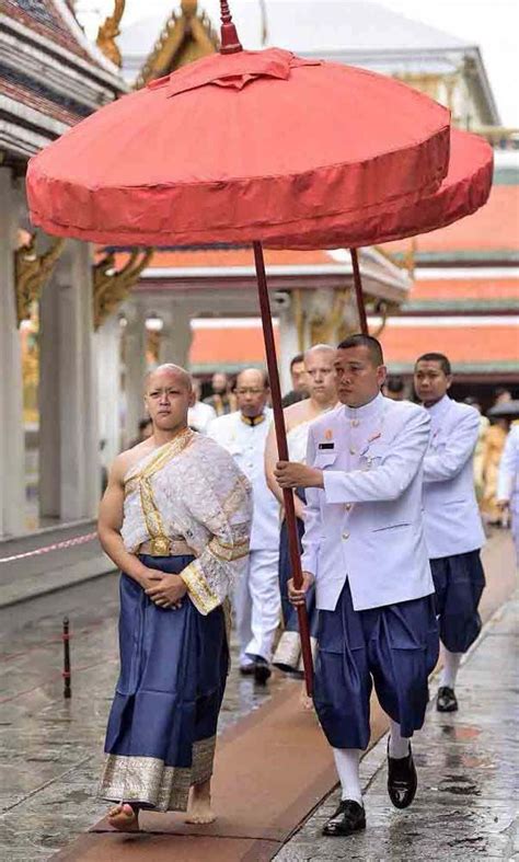 ผู้หญิง พระราชพิธีอุปสมบทนาคหลวง พุทธศักราช 2561