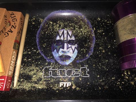 definitely using the tray who got a nastier one r fuckthepopulation