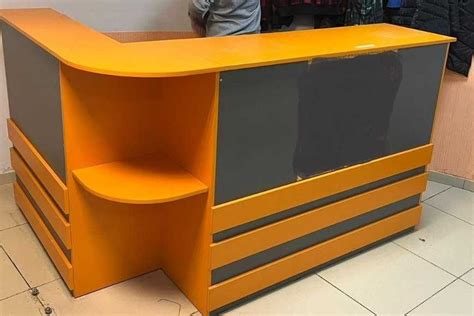 Торгова стійка касова зона камери схову стелажі 19 500 грн Торгово виставкове обладнання