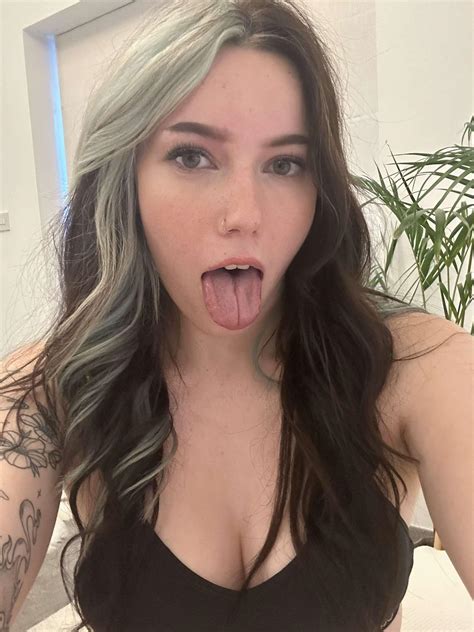 Say Hi If You Would Use My Face As Target Practice R Awaitingcum