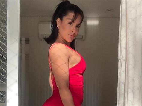 Kéfera Recebe Proposta Inusitada Para Vender Meia Com Chulé