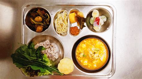 급식 잘 나오는 학교 And 급식 맛있는 학교