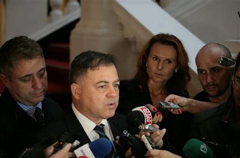 САМО В ПИК ГЪРМИ МОЩЕН КОРУПЦИОНЕН СКАНДАЛ Министър на Борисов се кани да даде 16 млн лв на