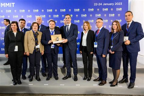 Янтра ДНЕС Live Силно участие на българските кметове на Срещата на върха на Мрежата на