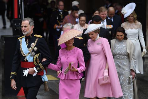Los Reyes Felipe Vi Y Letizia Asisten A La Coronación De Carlos Iii En