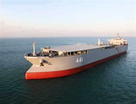 «ناوبندر مکران و «ناو موشک انداز زره فردا به نیروی دریایی ارتش ملحق می شوند تصاویر تسنیم